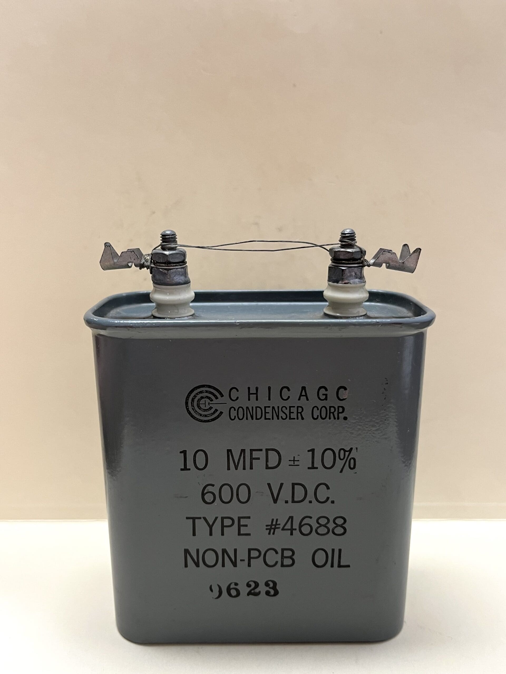 High Voltage Capacitor 10 MFD 600 VDC P/N 4688 Chicago Condenser Corp ...